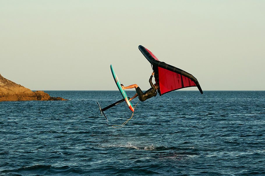 PHOTO : this is Wing foiling !!! – GONG Galaxy