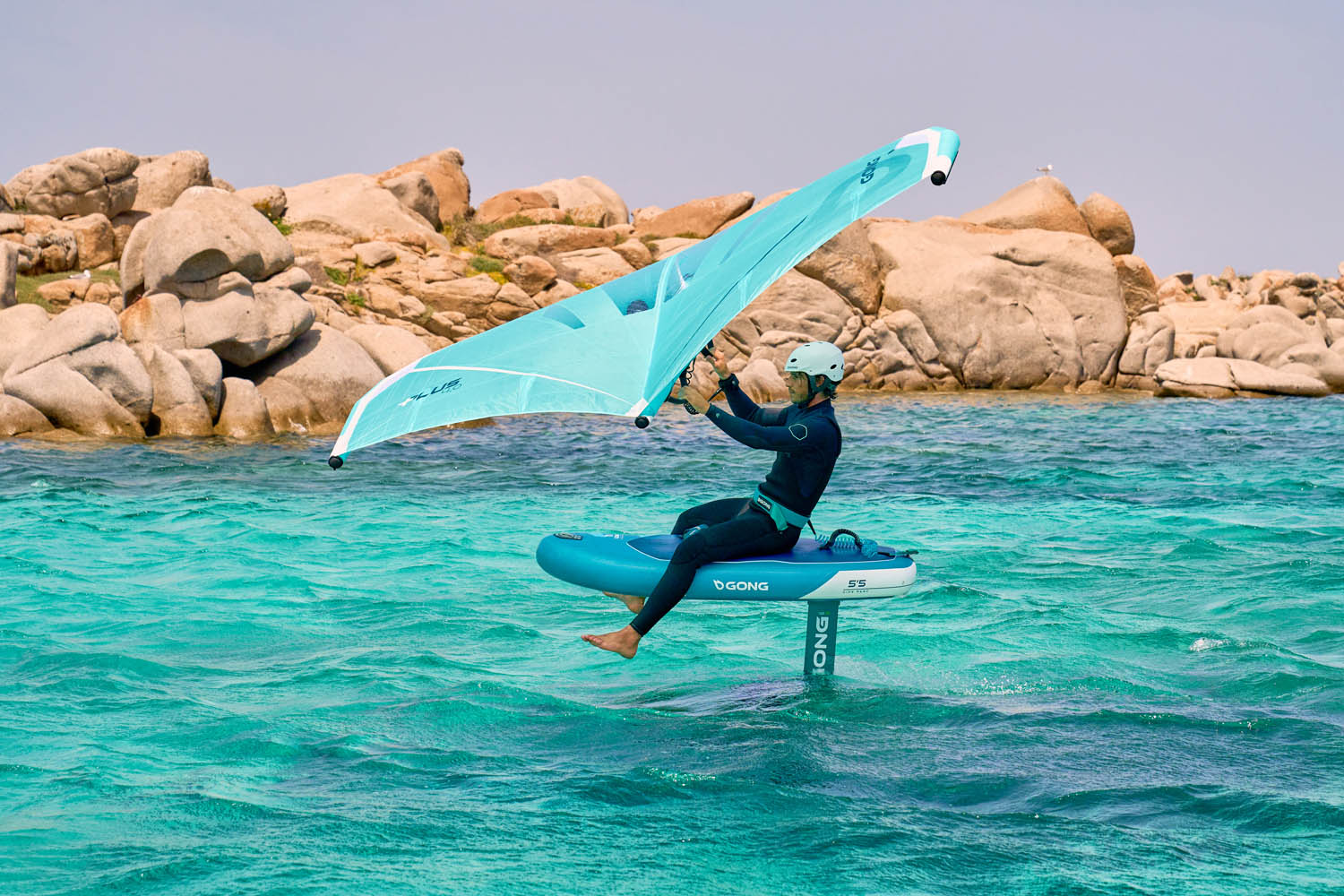 Tout savoir sur les GONG Wing foil Board Inflatable HIPE Perf - GONG ...