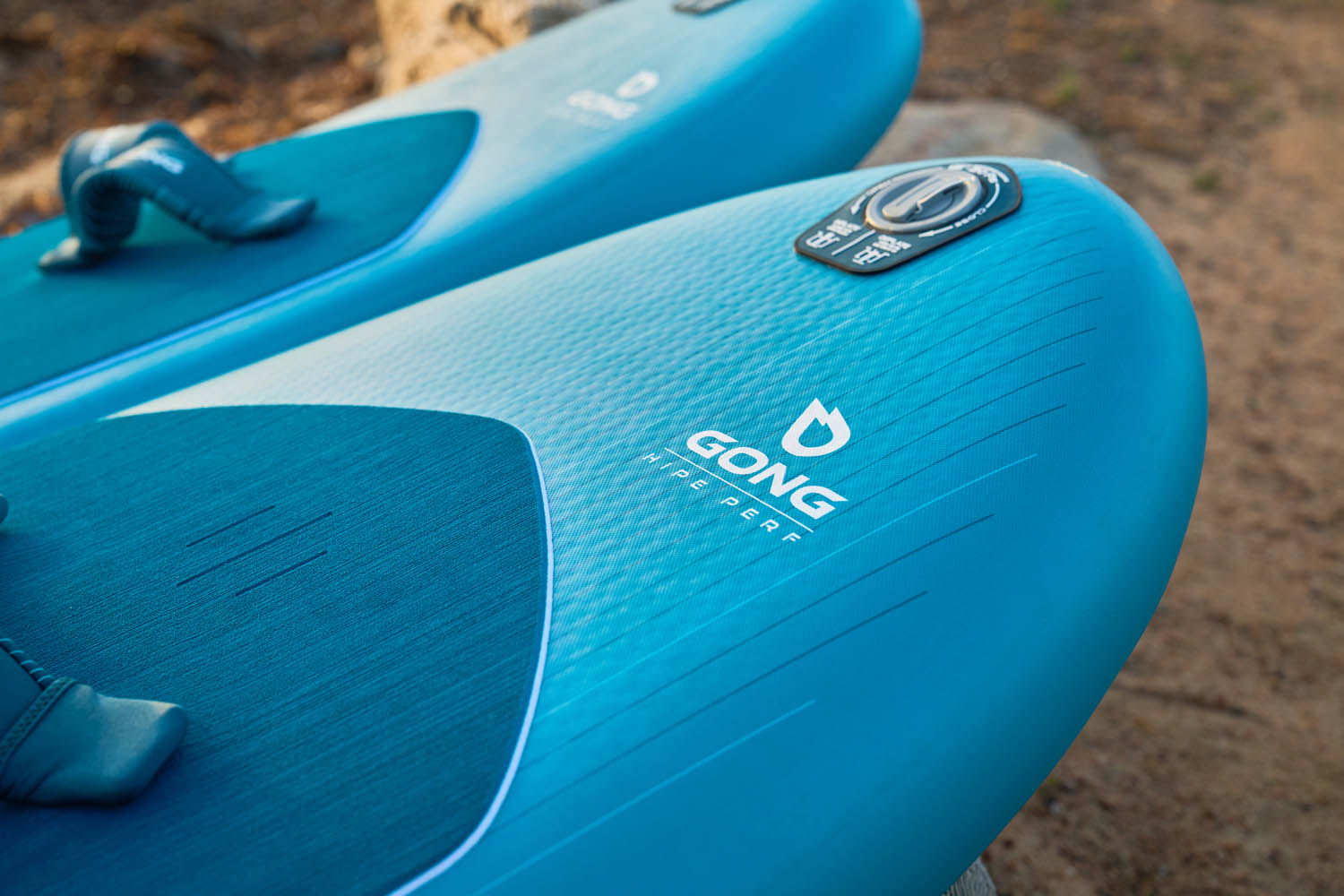 Tout savoir sur les GONG Wing foil Board Inflatable HIPE Perf - GONG ...